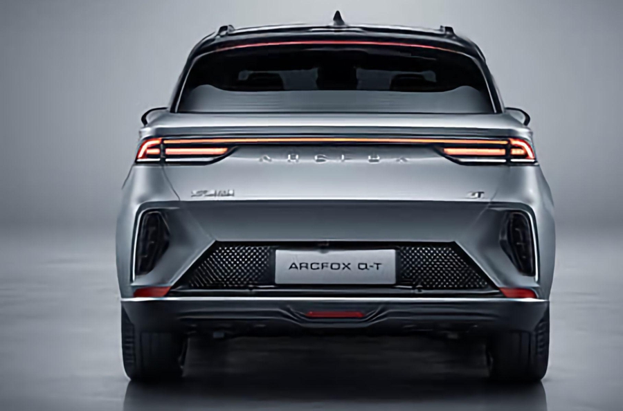 Электрокроссовер Arcfox α-T: сканер отпечатков пальцев, 4К-экран и 5G